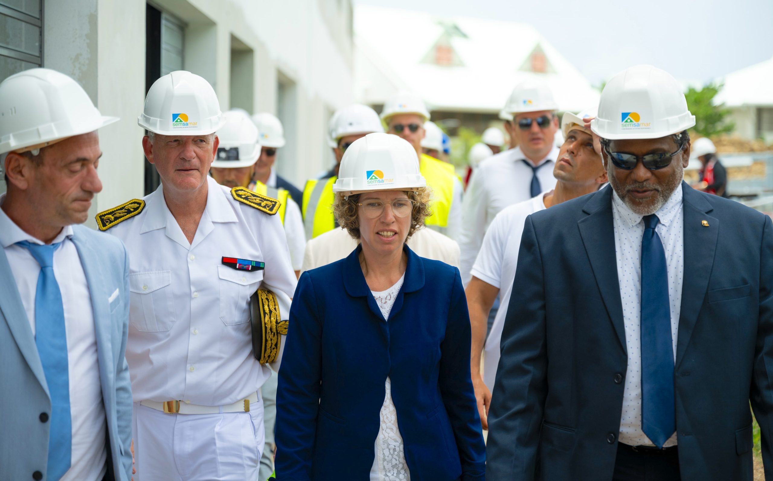 Collège 900 : La Ministre déléguée chargée des Outre-mer visite le chantier - SEMSAMAR
